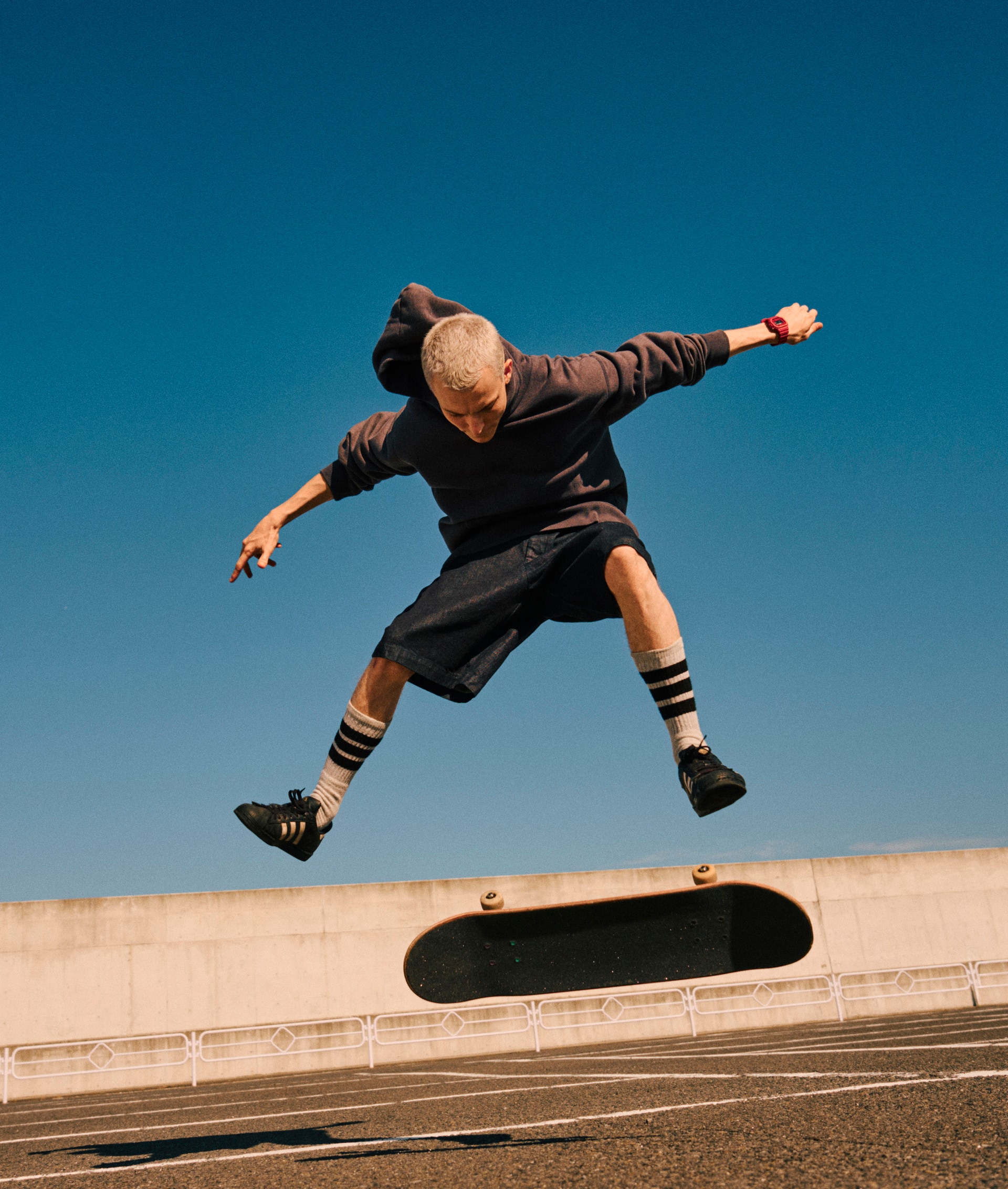 Analog-Digital - ICONIC-RED | CASIO